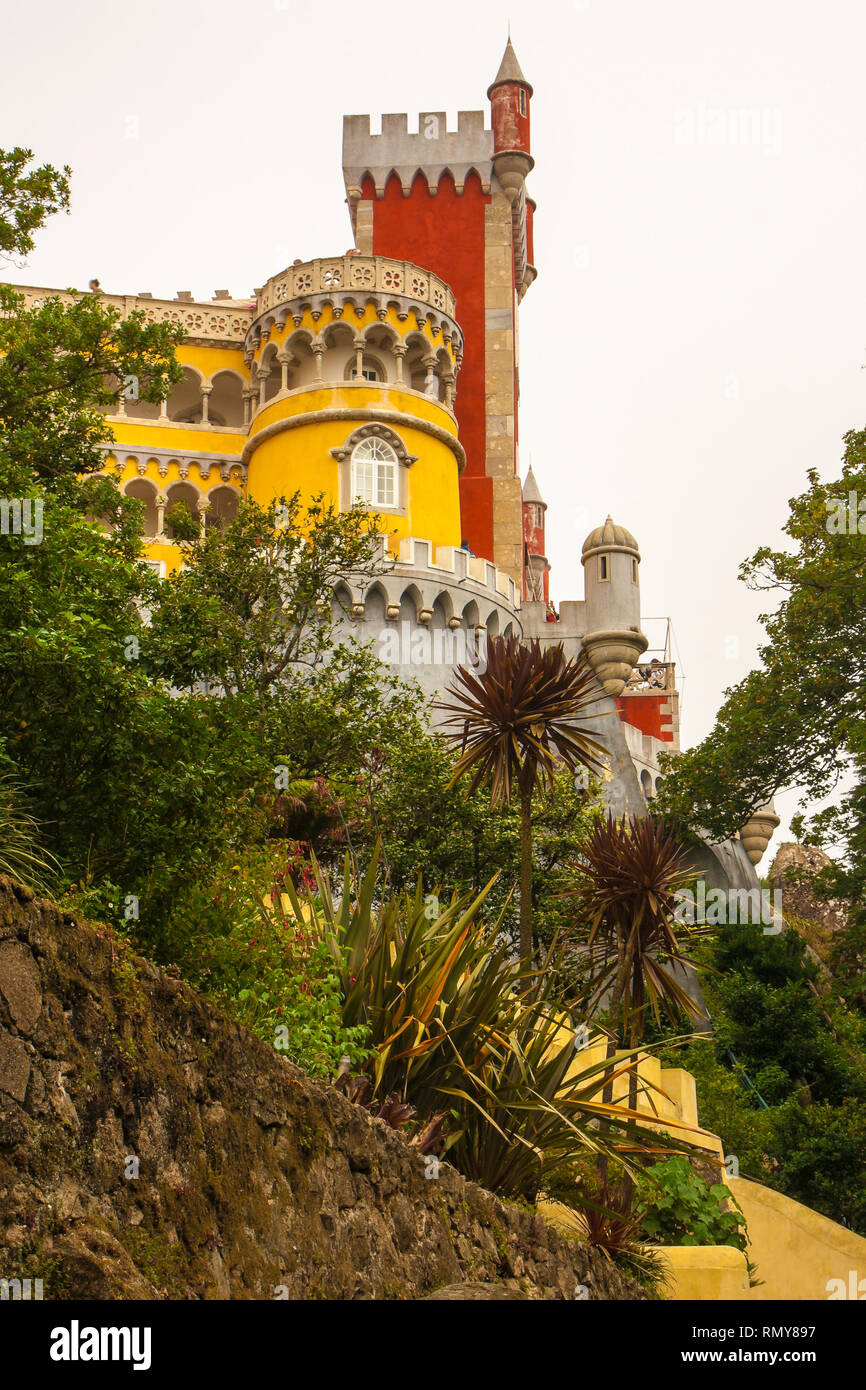 Old buildings sintra portugal hi-res stock photography and images - Alamy