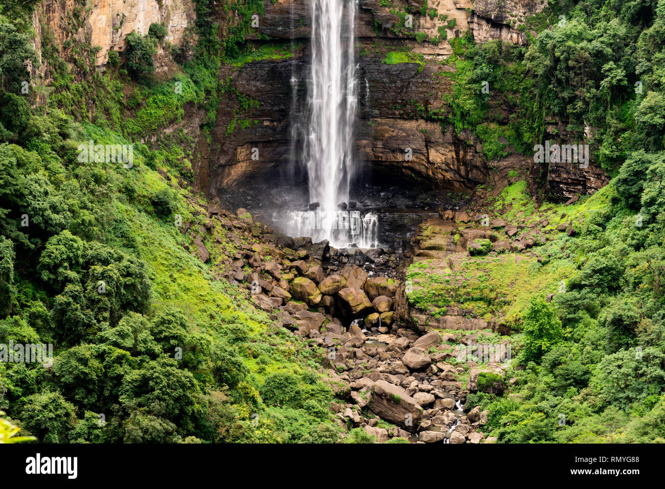 The Karkloof River falling into a ravine Stock Photo - Alamy