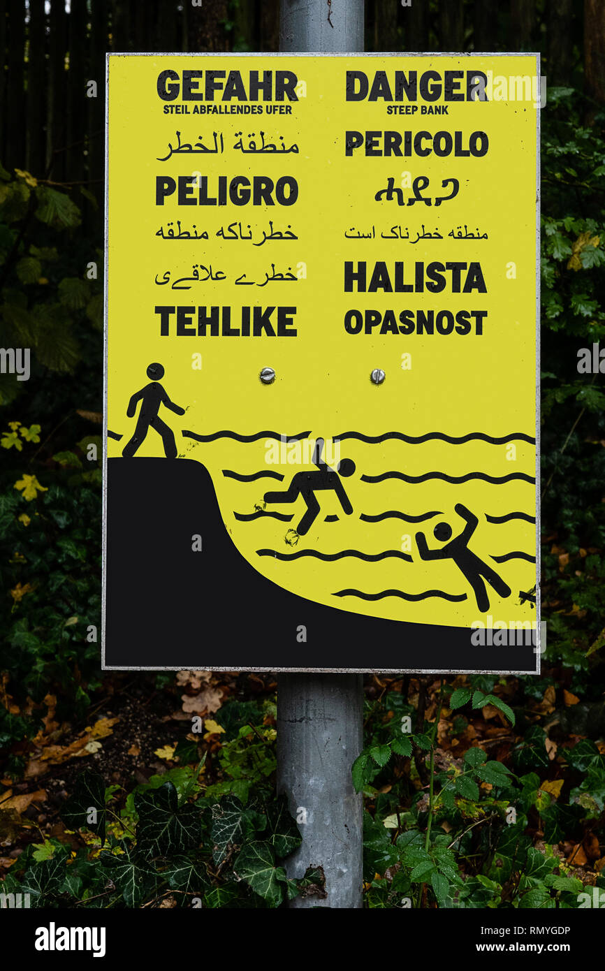 Risk of drowning sign hi-res stock photography and images - Alamy