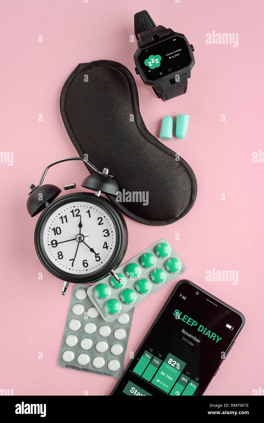 Clock phone hi-res stock photography and images - Alamy