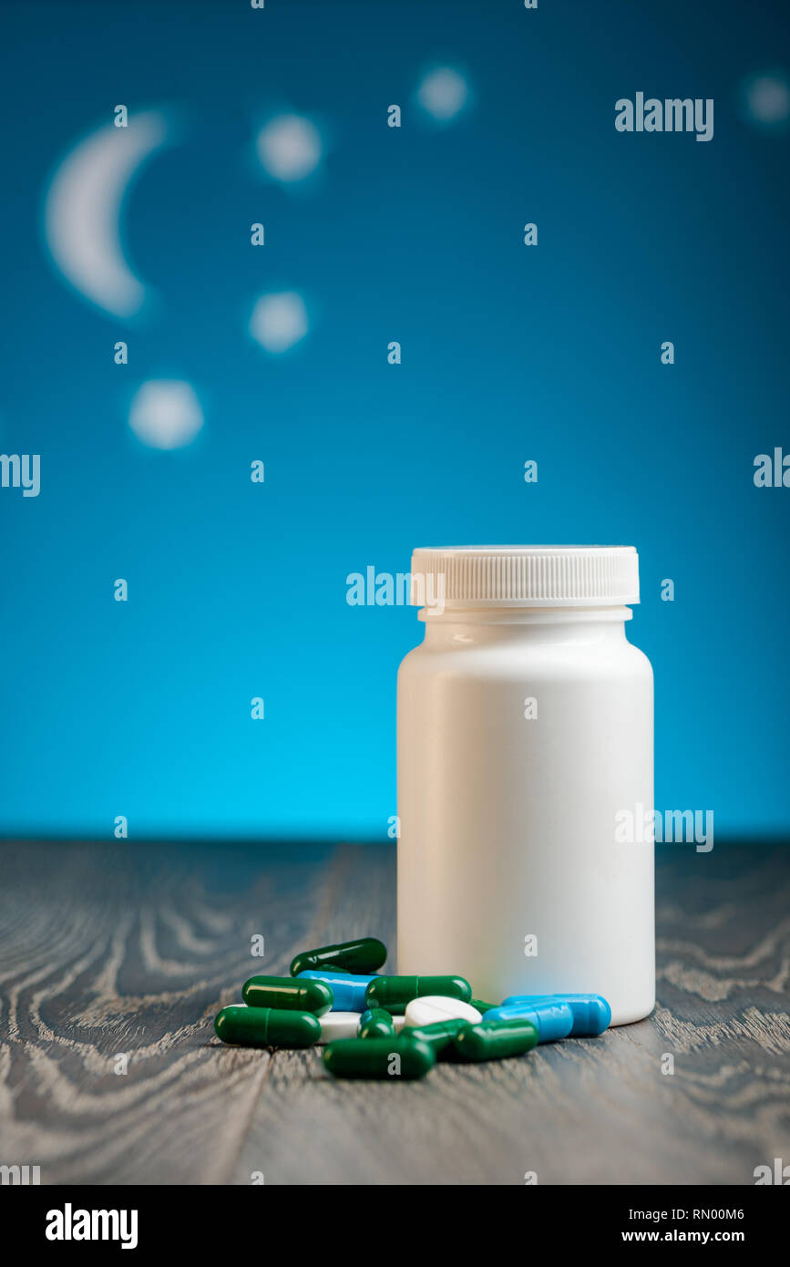 Bottle of sleeping pills Stock Photo - Alamy