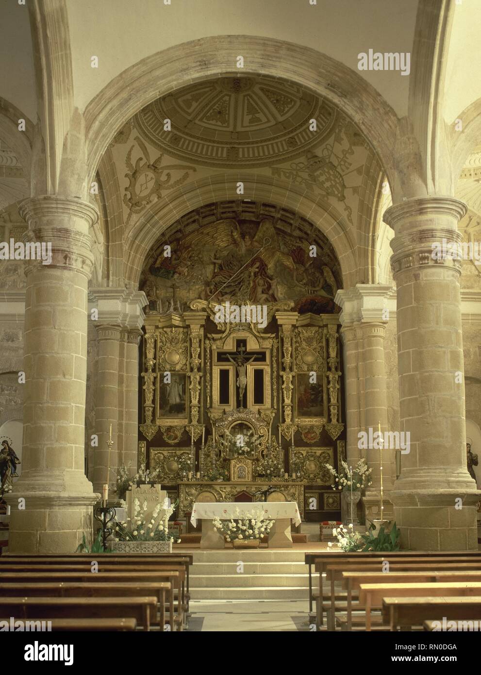 RETABLO DE LA IGLESIA DE SAN PEDRO DE MENGIBAR DEL SIGLO XX IMITANDO AL ...
