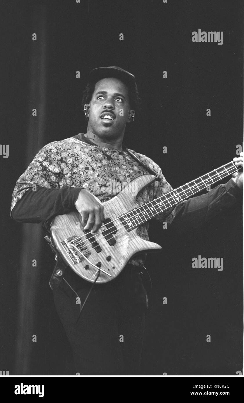 Victor wooten Black and White Stock Photos & Images - Alamy