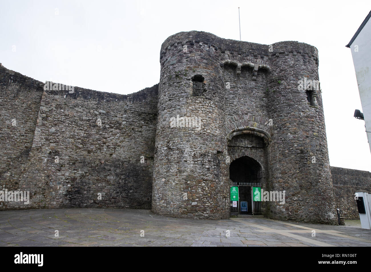 Carmarthenshire wales uk castle ancient historic hi-res stock ...