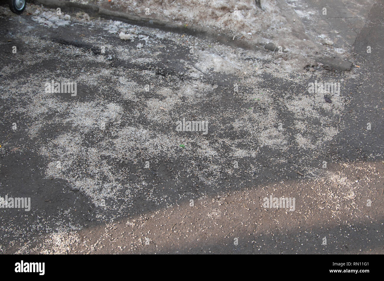 Asphalt topping hi-res stock photography and images - Alamy