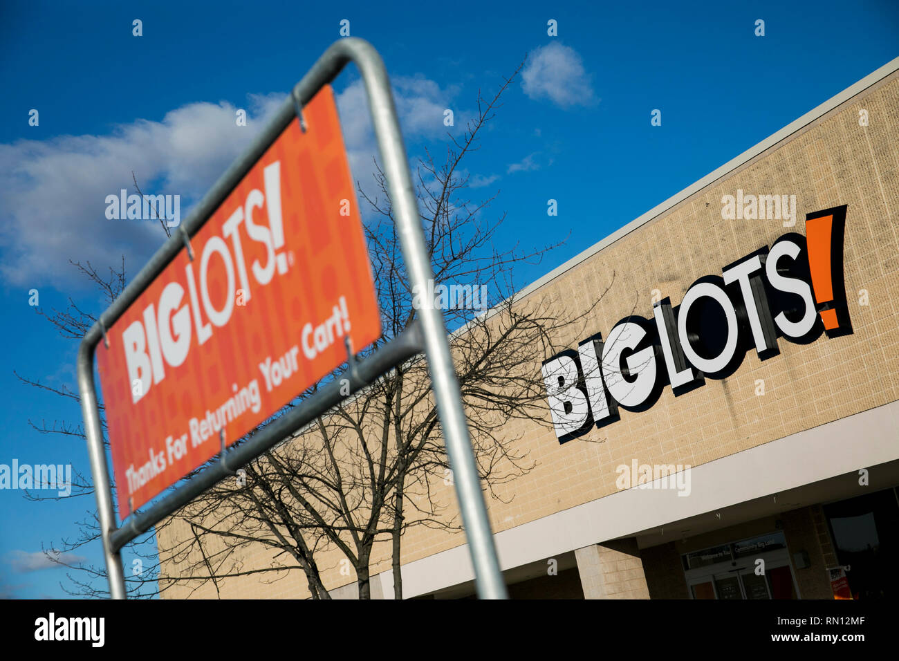 Big Lots Storefront High Resolution Stock Photography and Images - Alamy