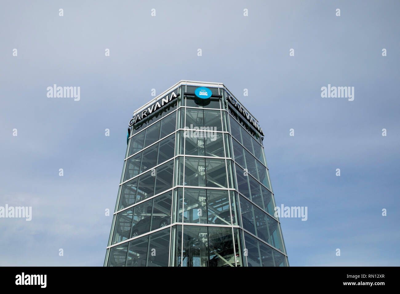 Carvana logo hi-res stock photography and images - Alamy