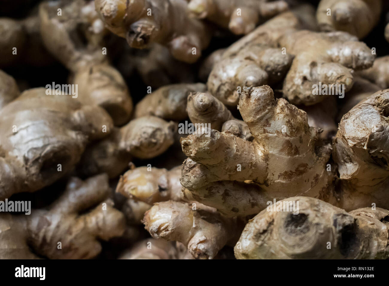 Fresh organic ginger sold at the fresh market Stock Photo - Alamy