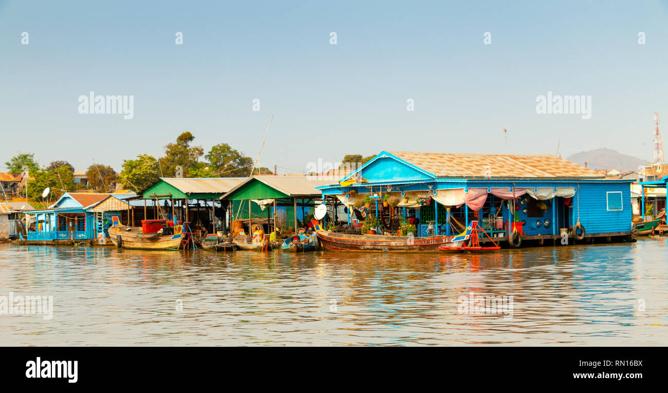 Floating village on Tonle Sap River, Kampong Chhnang, Mekong Delta ...