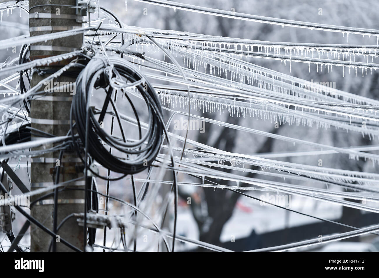 Ice storm power cables hi-res stock photography and images - Alamy