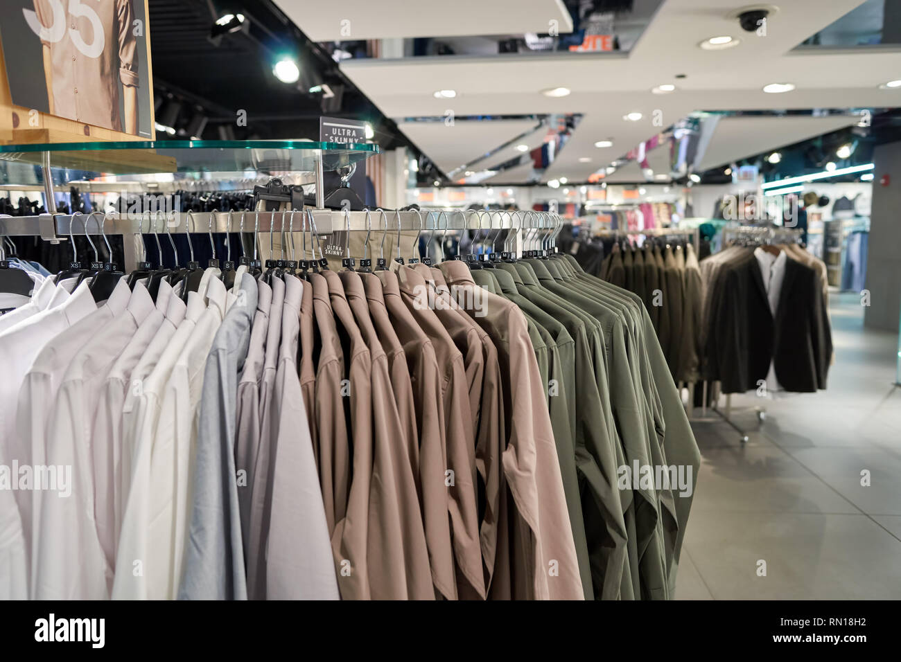 Topshop Store Interior High Resolution Stock Photography and Images - Alamy