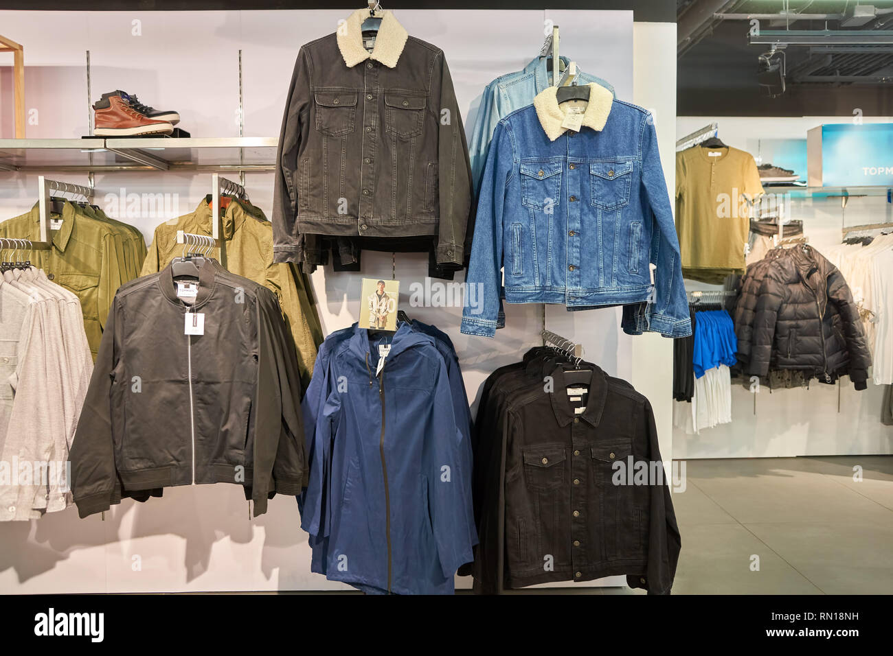 Topshop store interior hi-res stock photography and images - Alamy