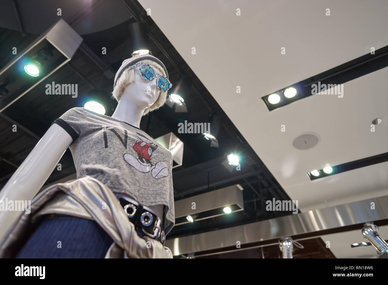 Topshop store interior hi-res stock photography and images - Alamy