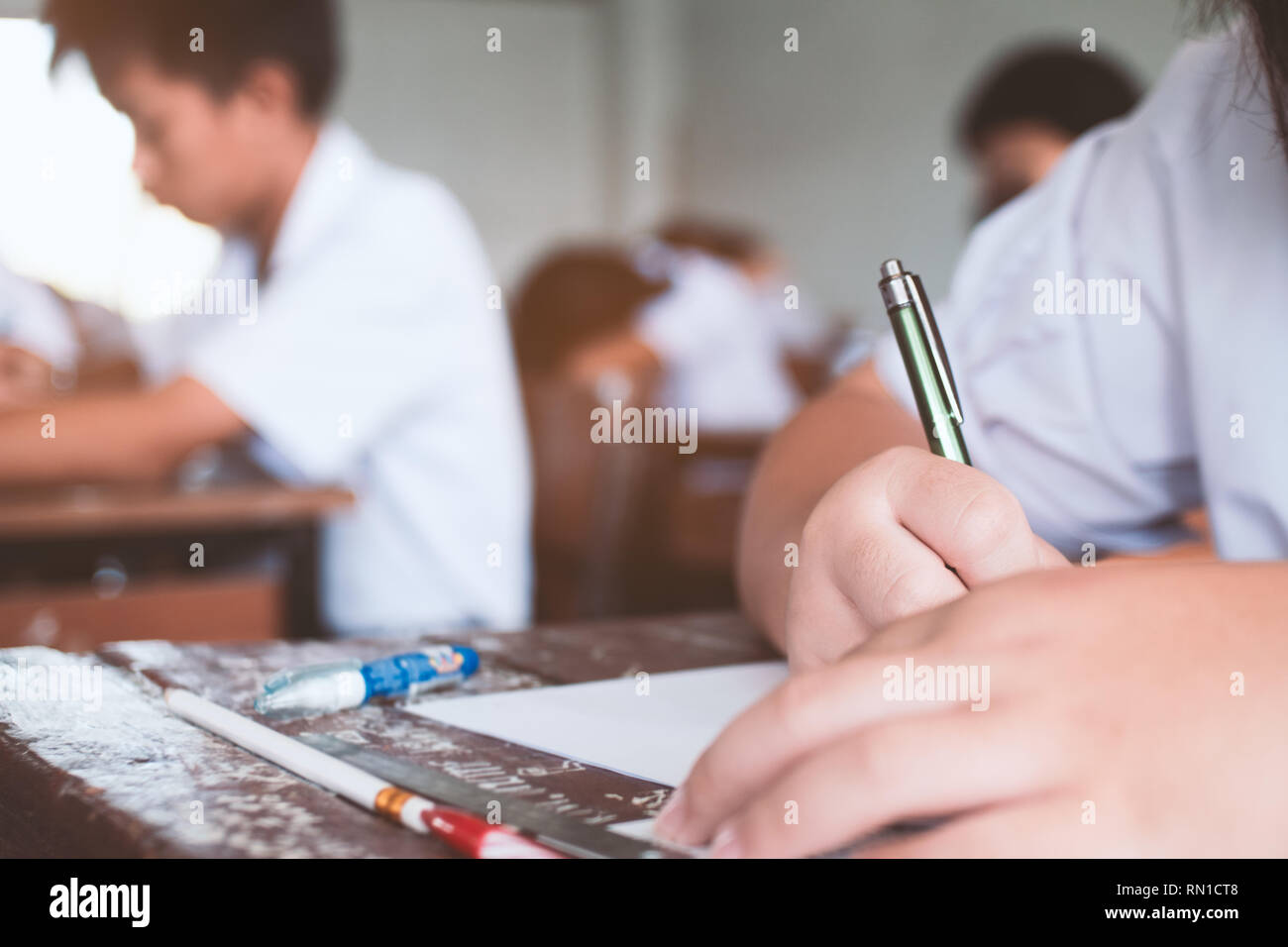 Writing exam hi-res stock photography and images - Alamy