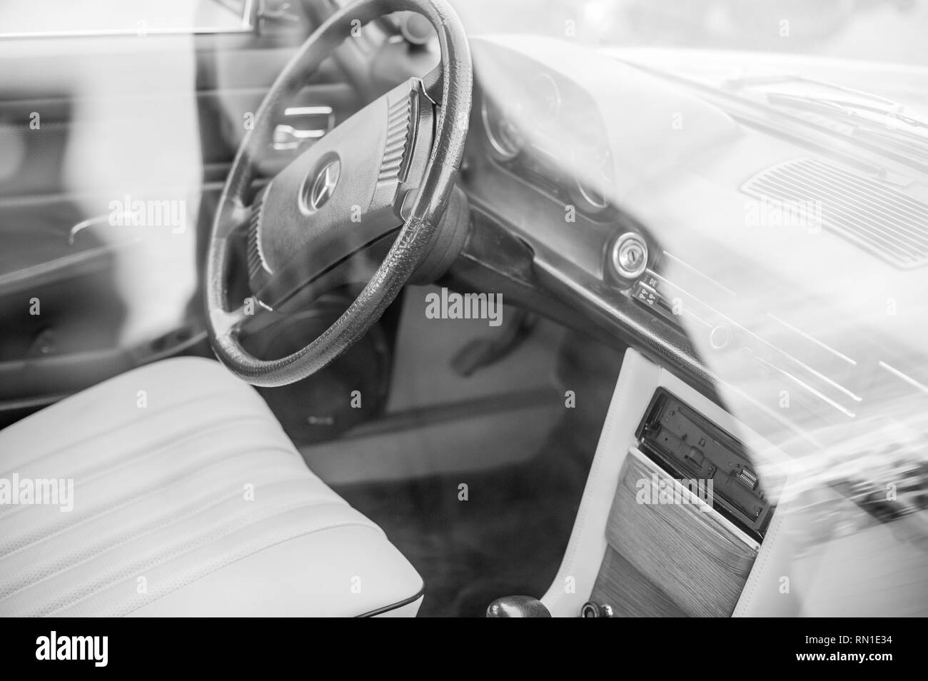 Electric vehicle repair Black and White Stock Photos & Images - Alamy