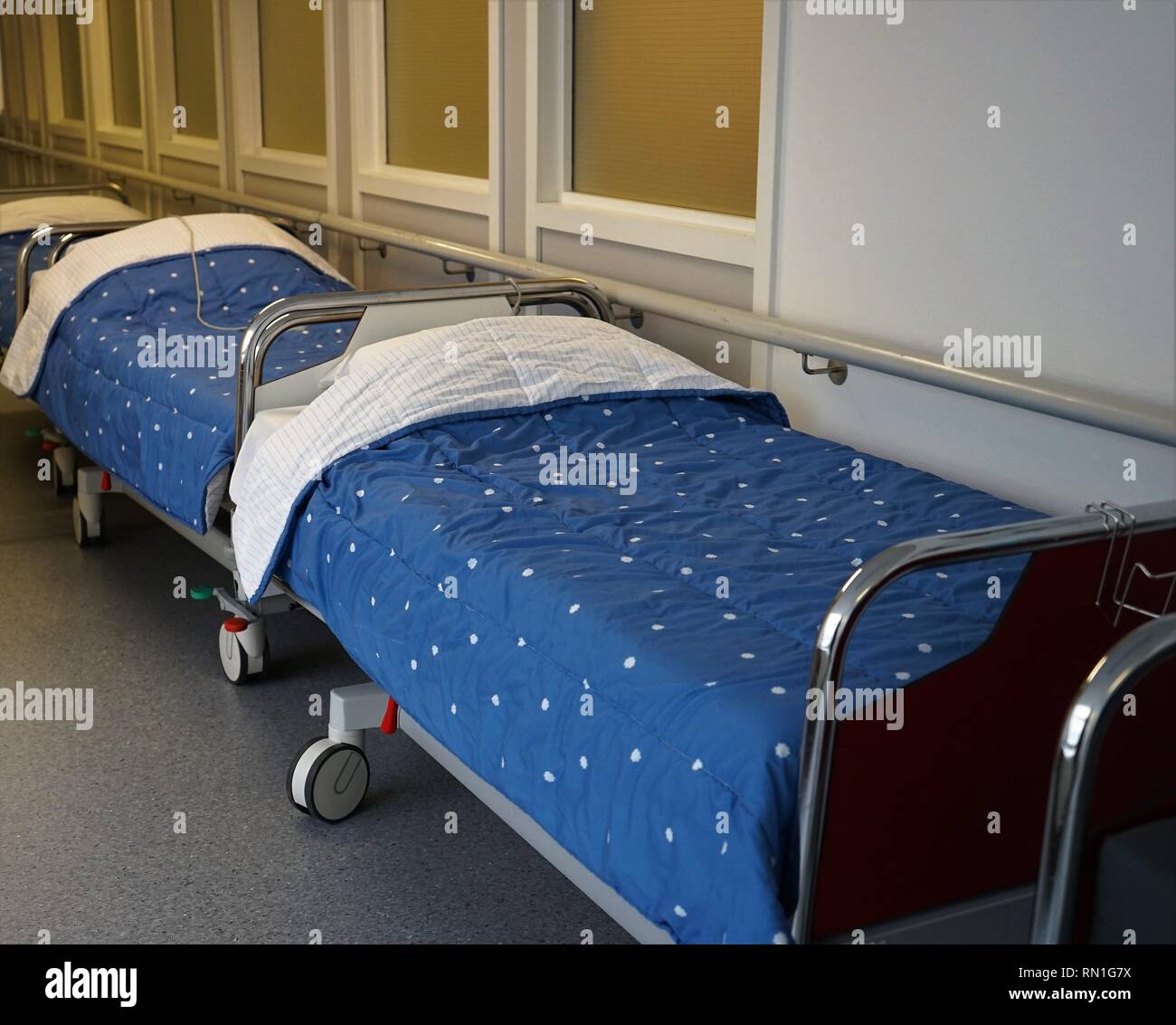 Sick beds hi-res stock photography and images - Alamy