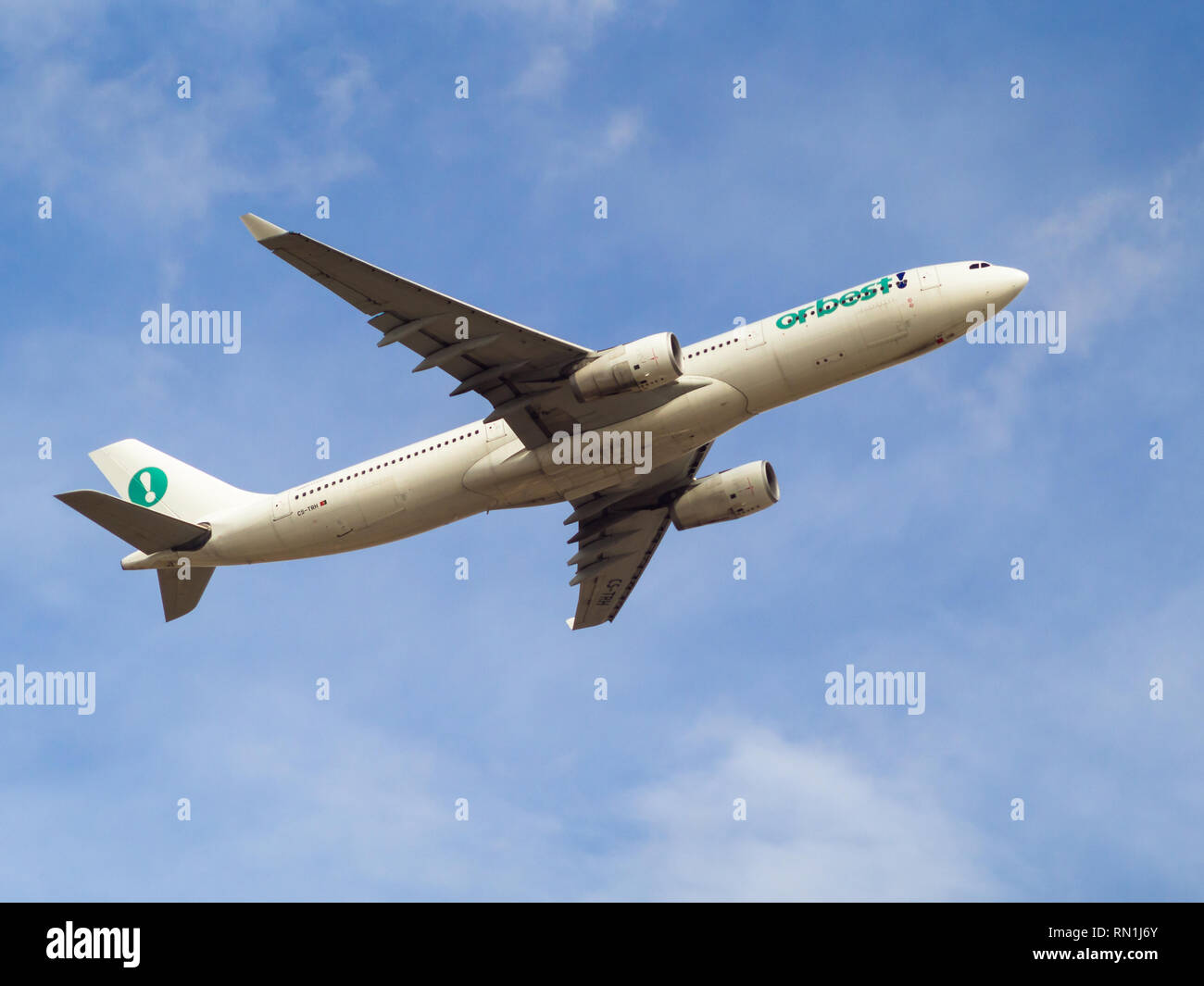 Iberia airbus a330 hi-res stock photography and images - Alamy