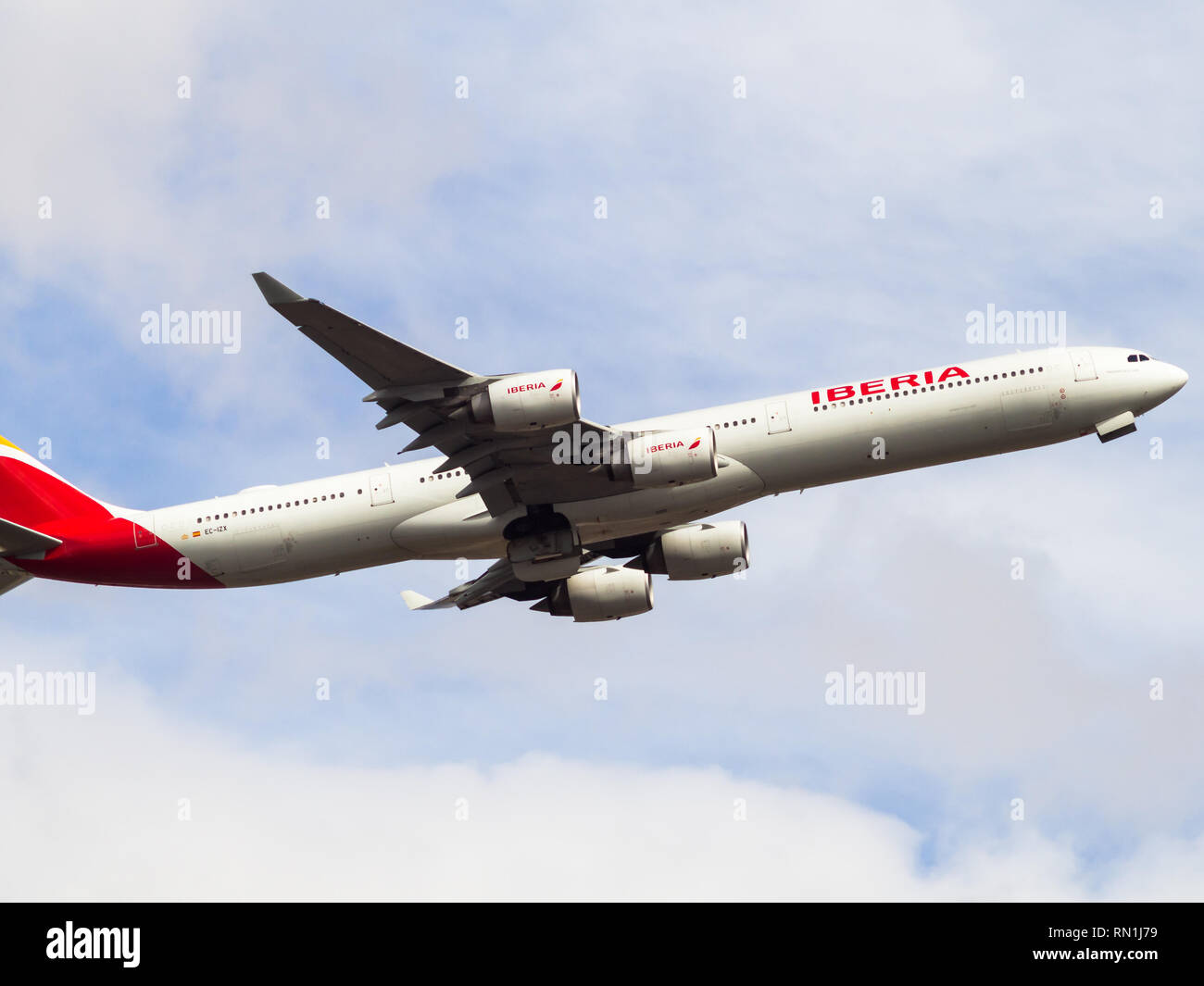 Aerolinea iberia hi-res stock photography and images - Alamy
