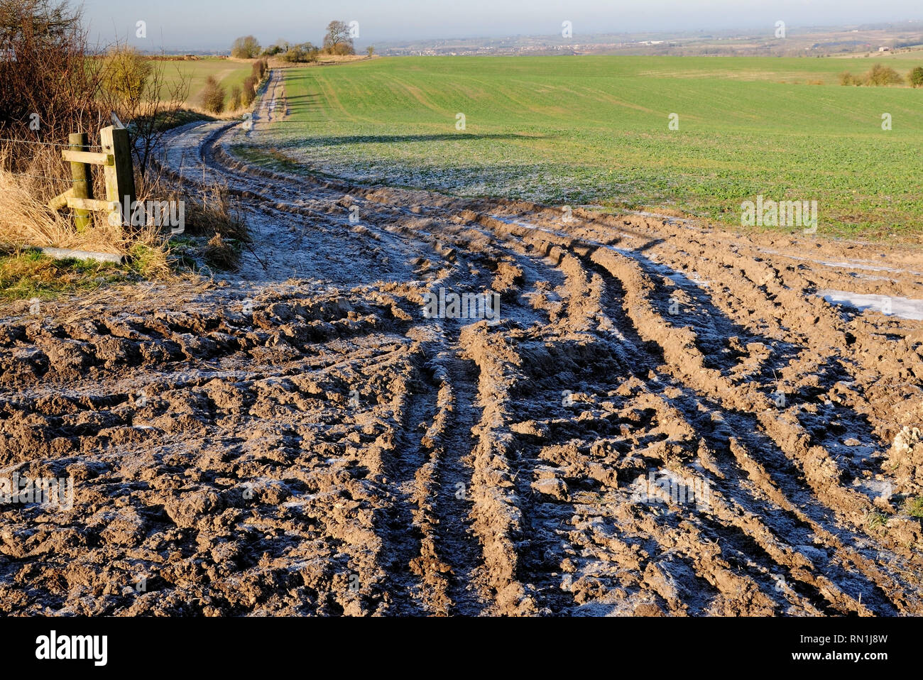 Open gateway hi-res stock photography and images - Alamy