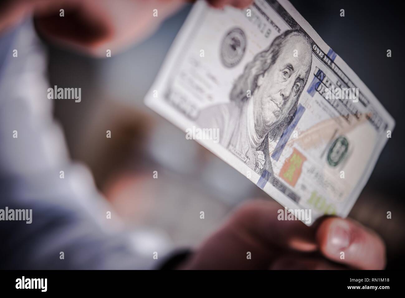 Banknote verification hi-res stock photography and images - Alamy