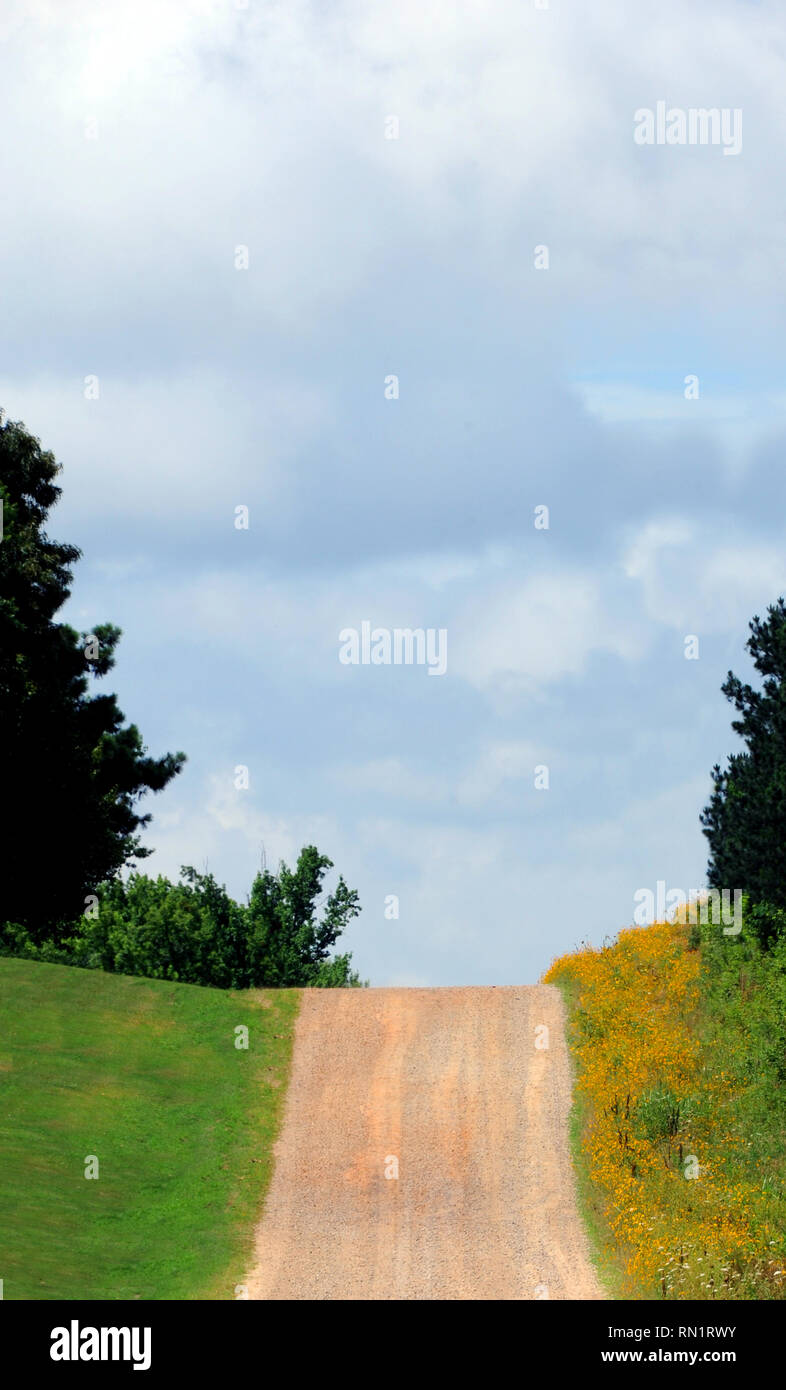 Hilltop road hi-res stock photography and images - Alamy
