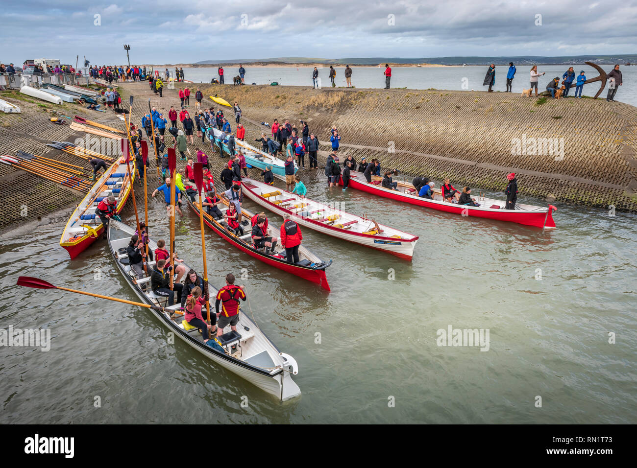 Appledore. Devon, UK. 16th February 2019. Junior rowers set off from ...