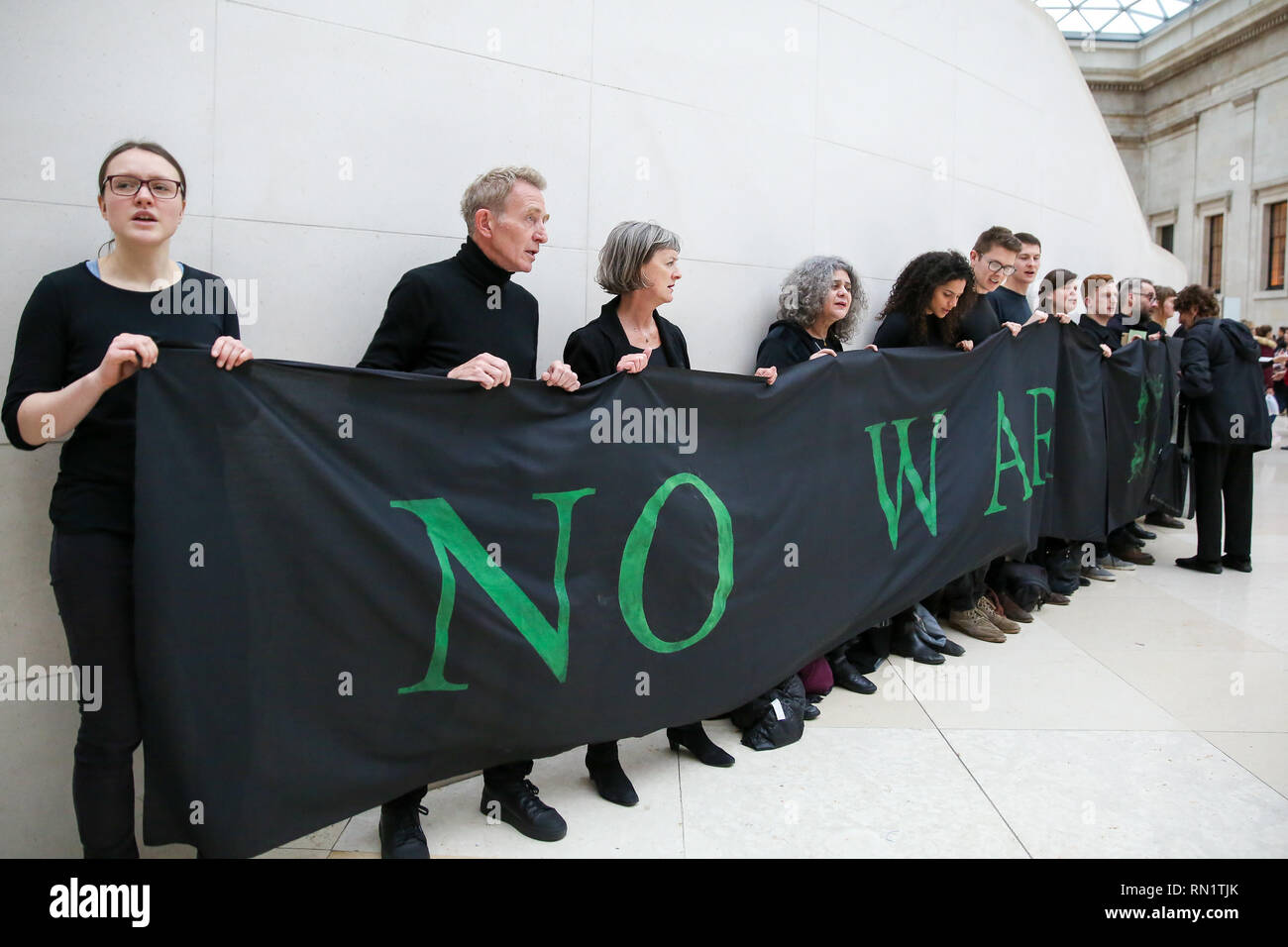 Bp protest british museum 2019 hi-res stock photography and images - Alamy