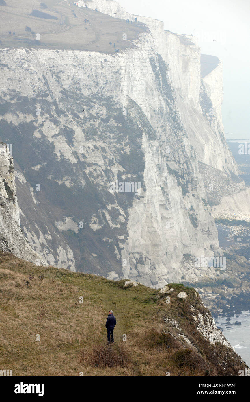 White cliffs dover winter hi-res stock photography and images - Alamy