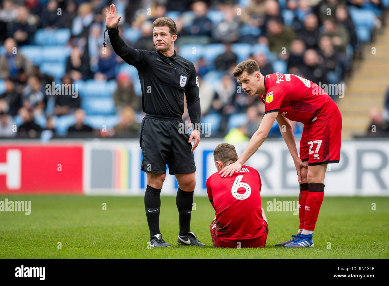 Injury referee football hi-res stock photography and images - Alamy