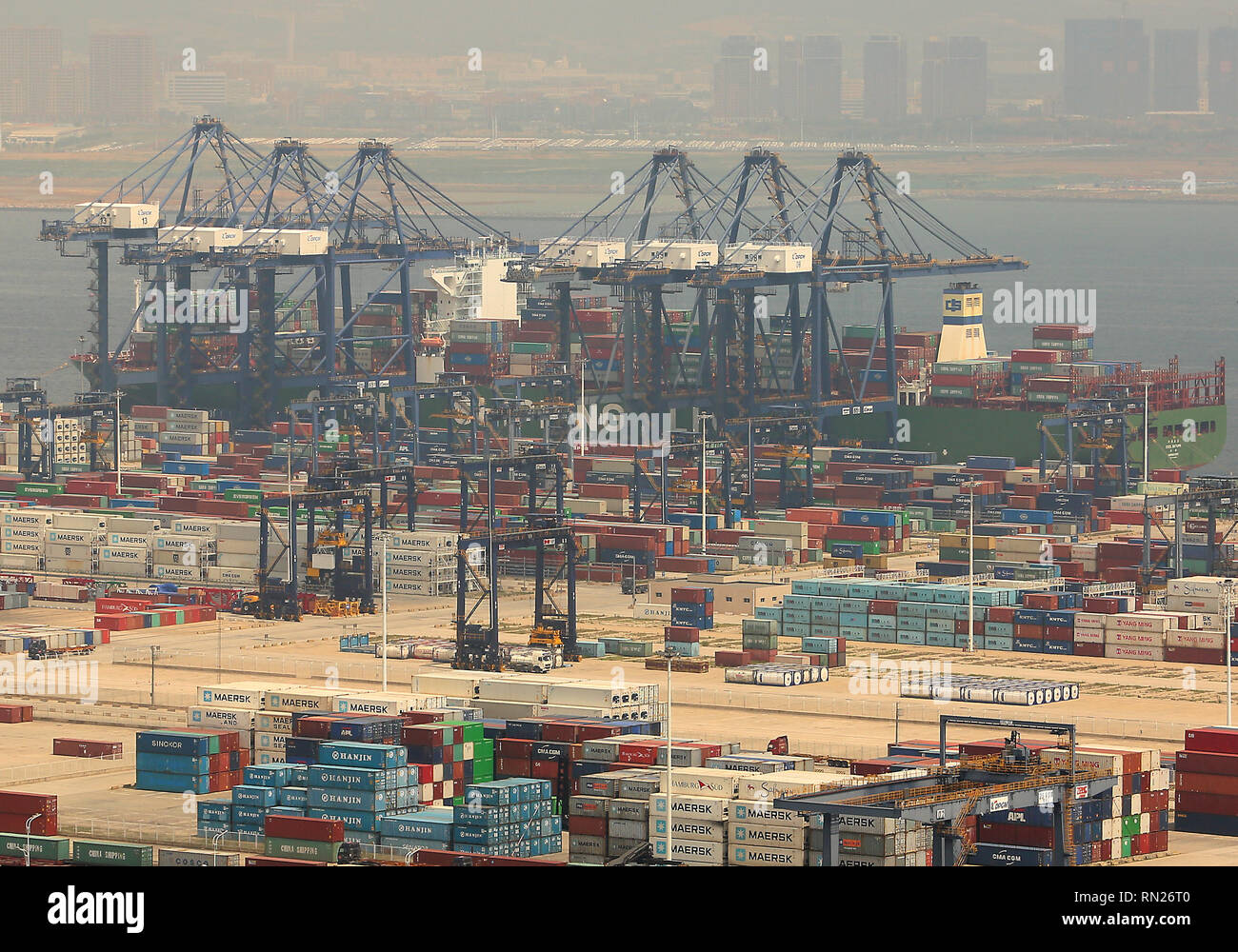China shipping container lines hi-res stock photography and images - Alamy