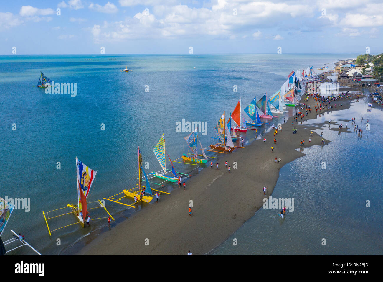 Philippine native boats hi-res stock photography and images - Alamy