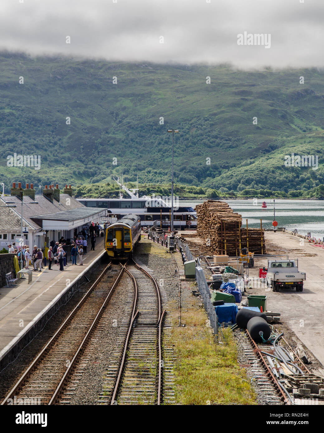 Kyle of lochalsh scotland scottish hi-res stock photography and images ...