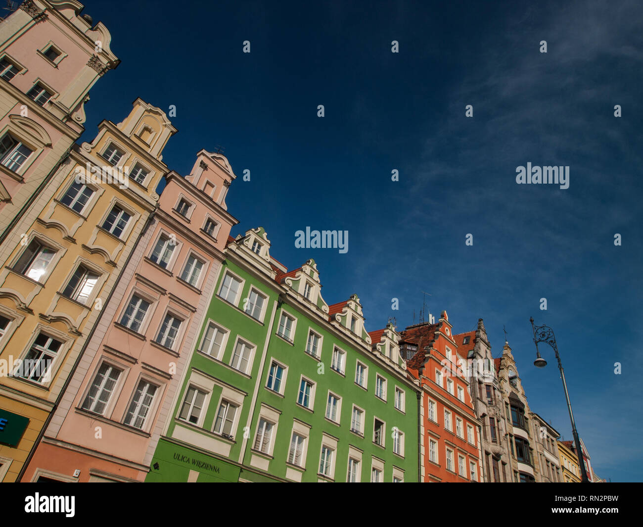 Tenement houses hi-res stock photography and images - Alamy