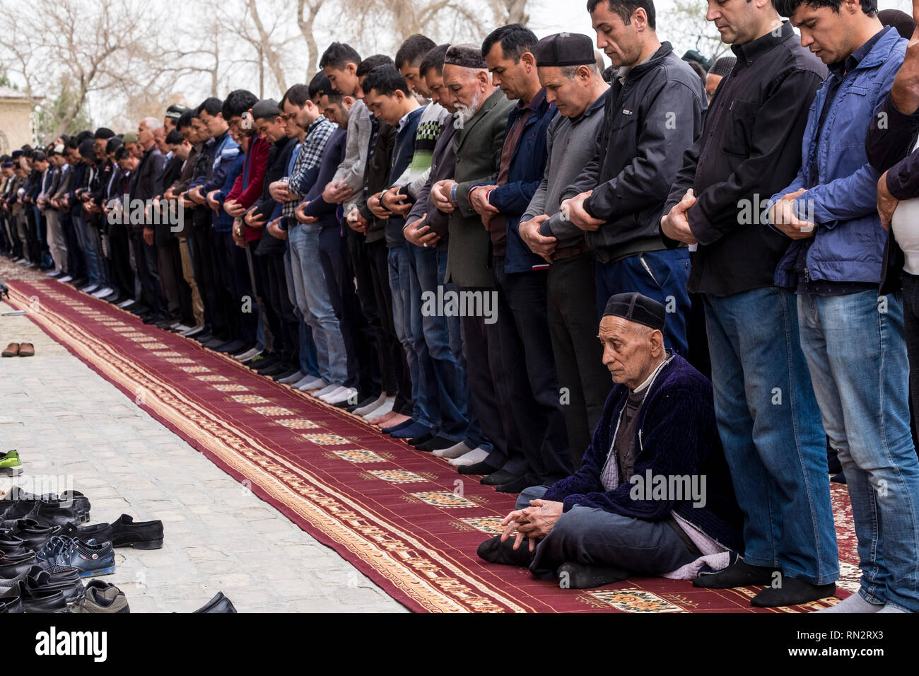 Uzbekistan people Islamic in prayer Stock Photo - Alamy