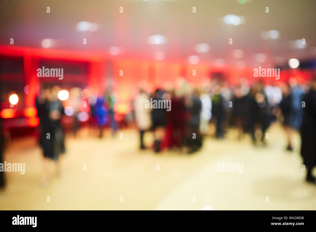 Conference crowd focus hi-res stock photography and images - Alamy