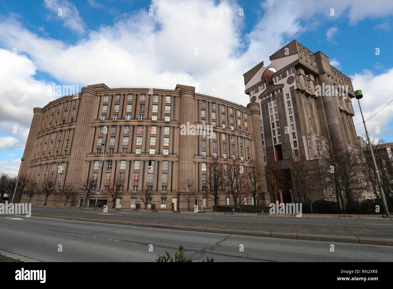 Monumental scale hi-res stock photography and images - Alamy