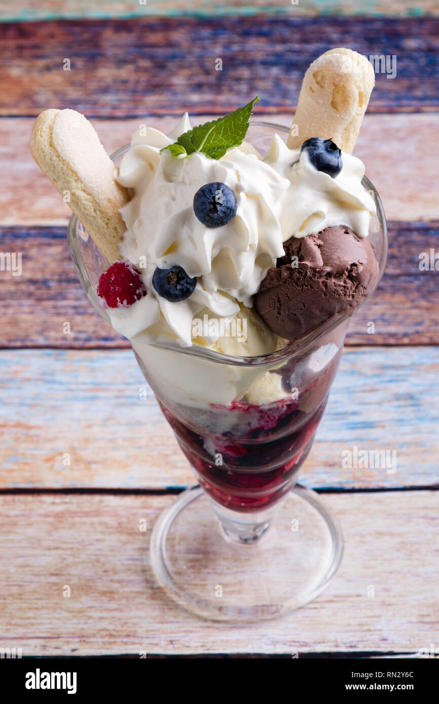fresh sweet refreshing ice cream sundae in glass Stock Photo - Alamy