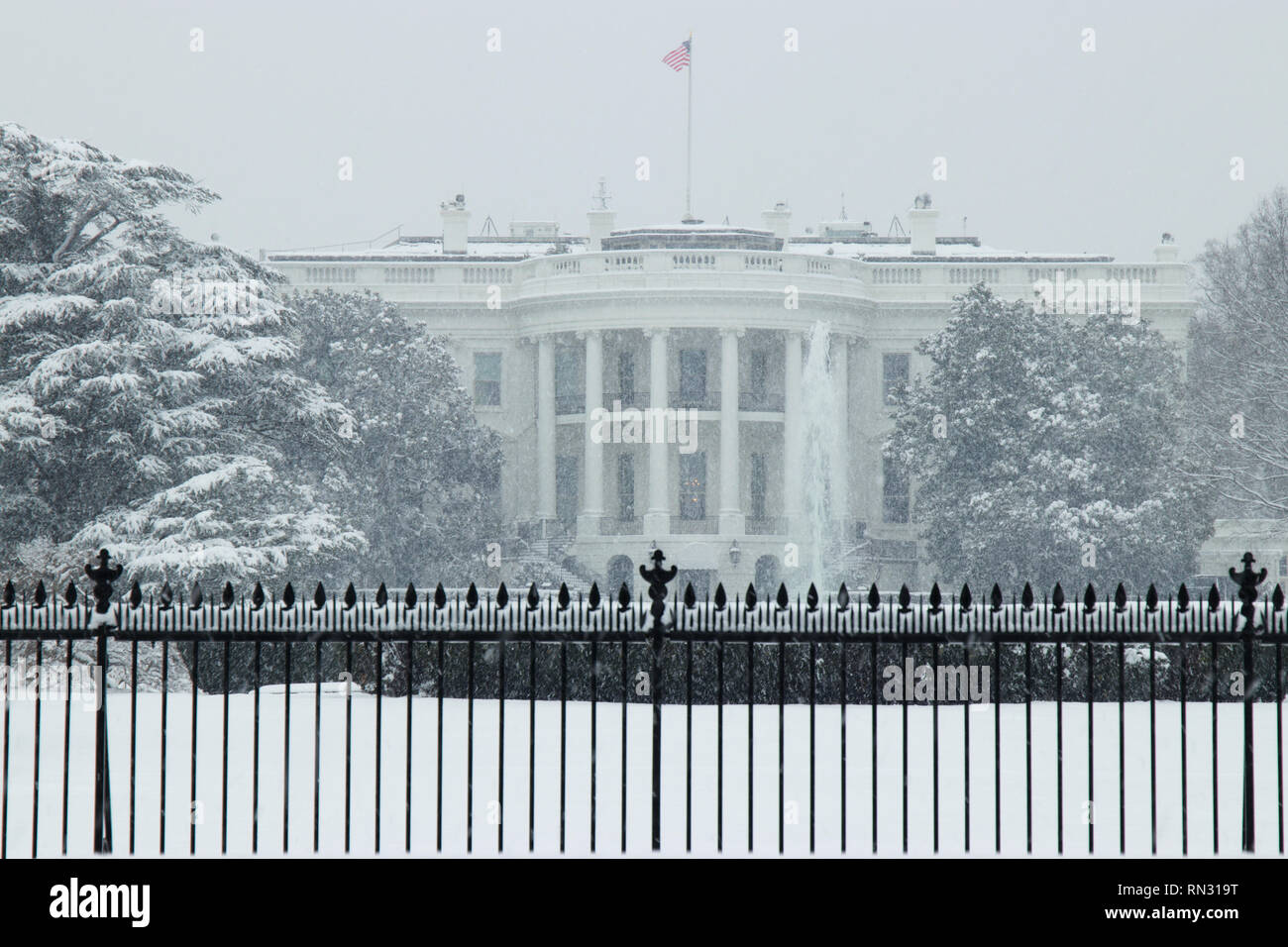 White snow white building hi-res stock photography and images - Alamy