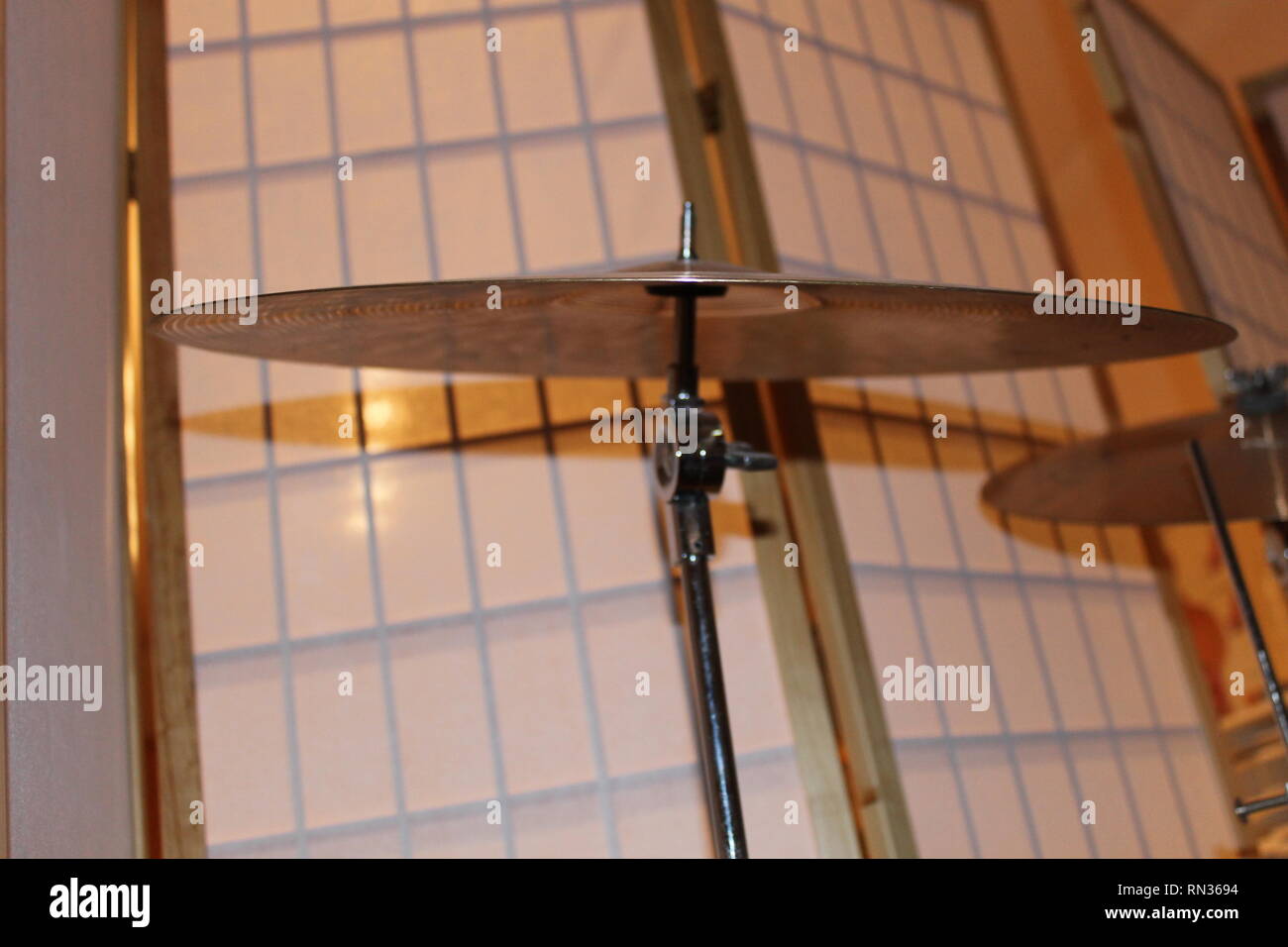 Cymbal drum set hi-res stock photography and images - Alamy