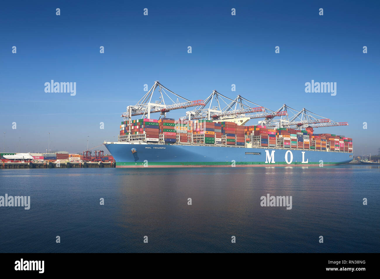 The 400 Metre, 20,000 TEU, Ultra-Large Container Ship, MOL TRIUMPH ...