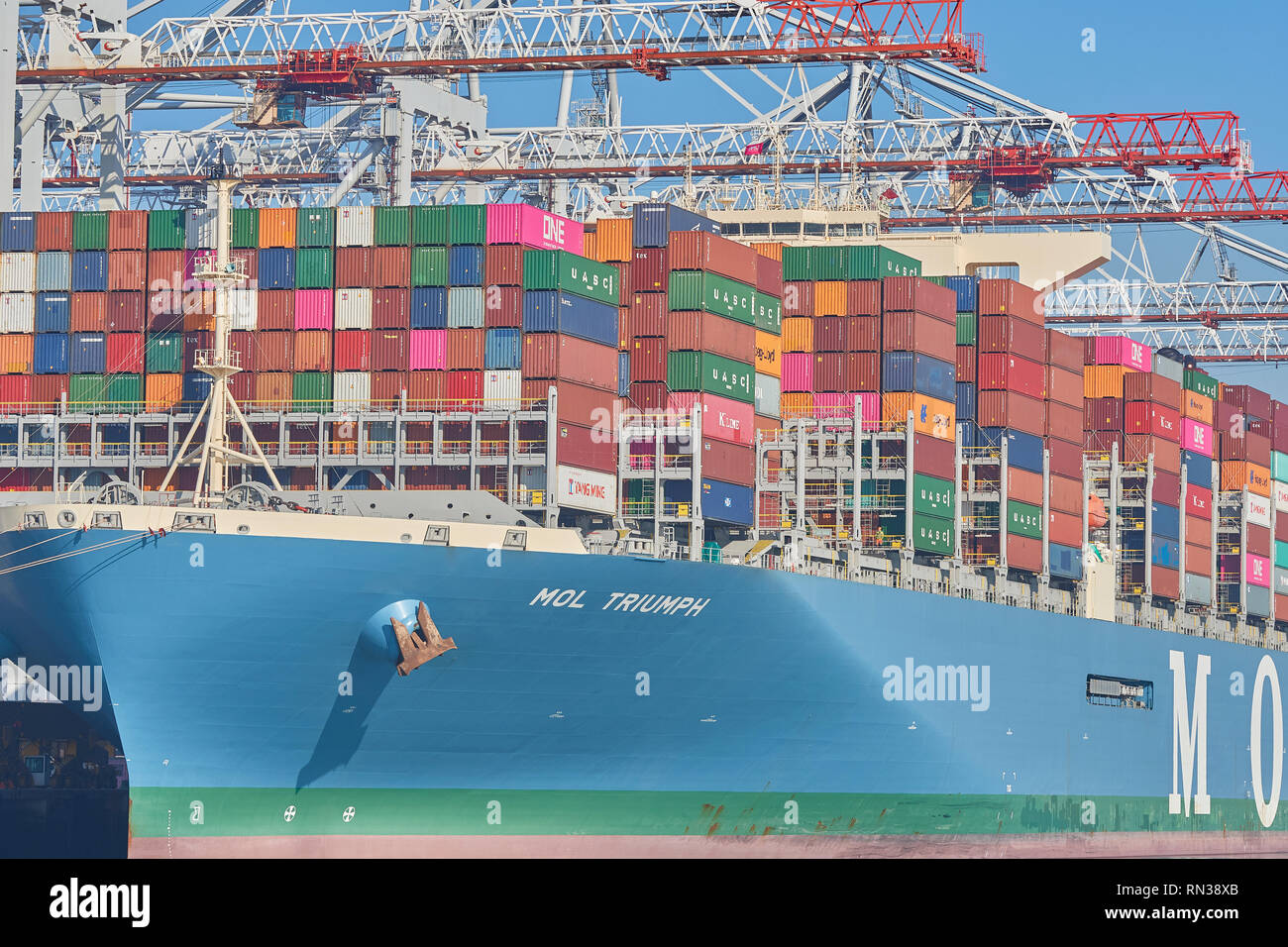 The 400 Metre, 20,000 TEU, Ultra-Large Container Ship, MOL TRIUMPH ...
