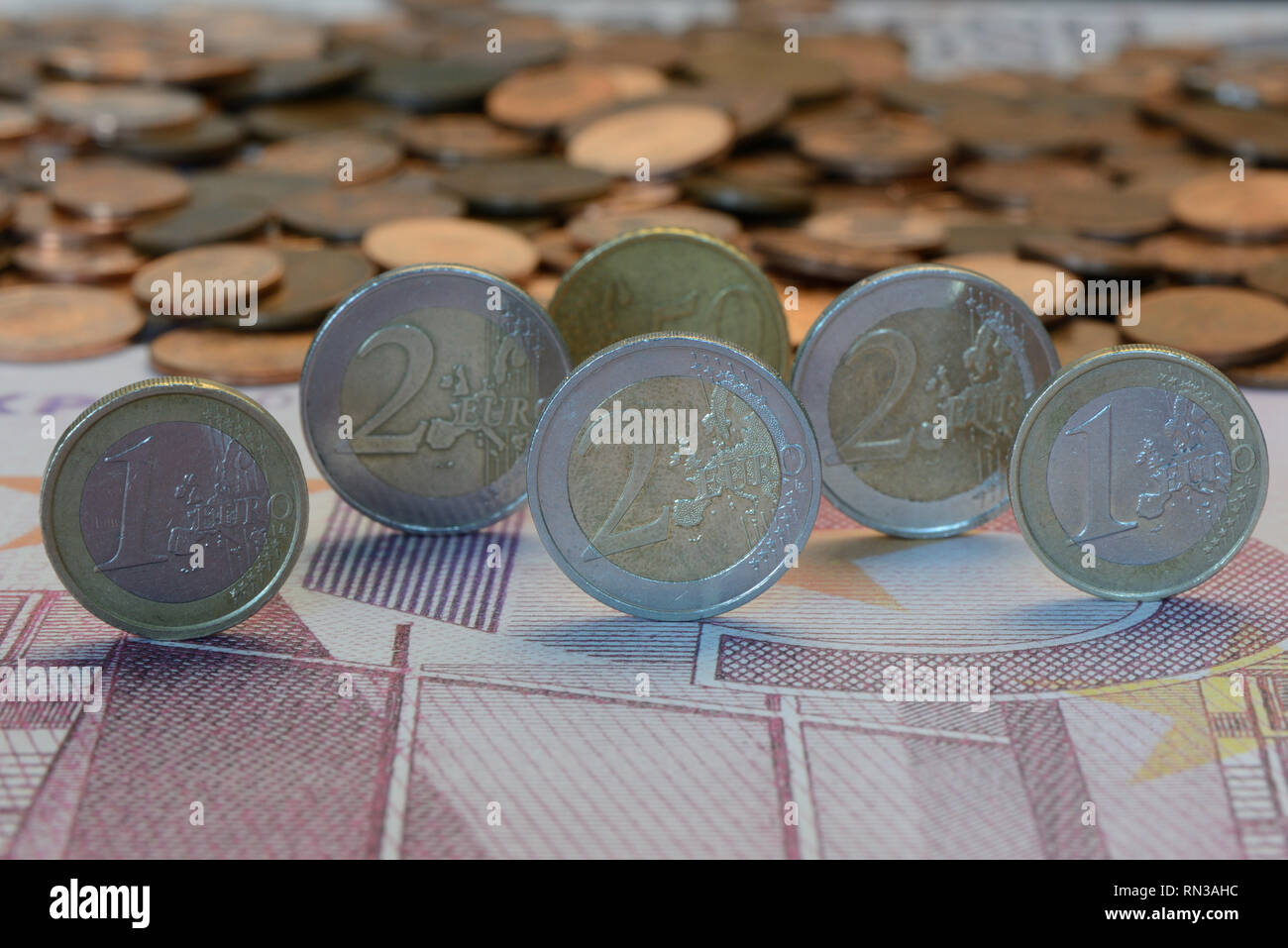 Two euro coins hi-res stock photography and images - Alamy