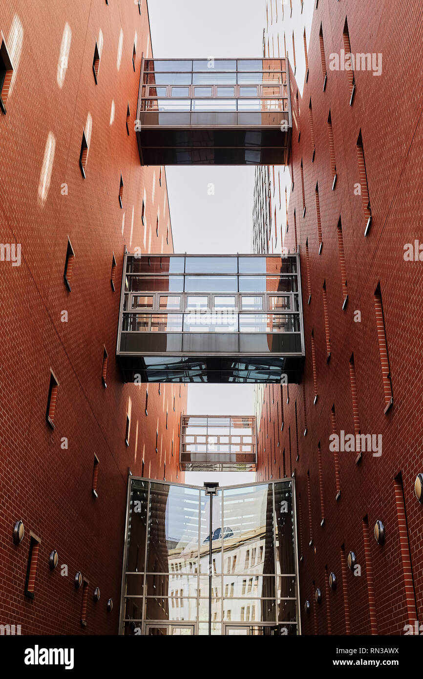 Red brick high rise building hi-res stock photography and images - Alamy