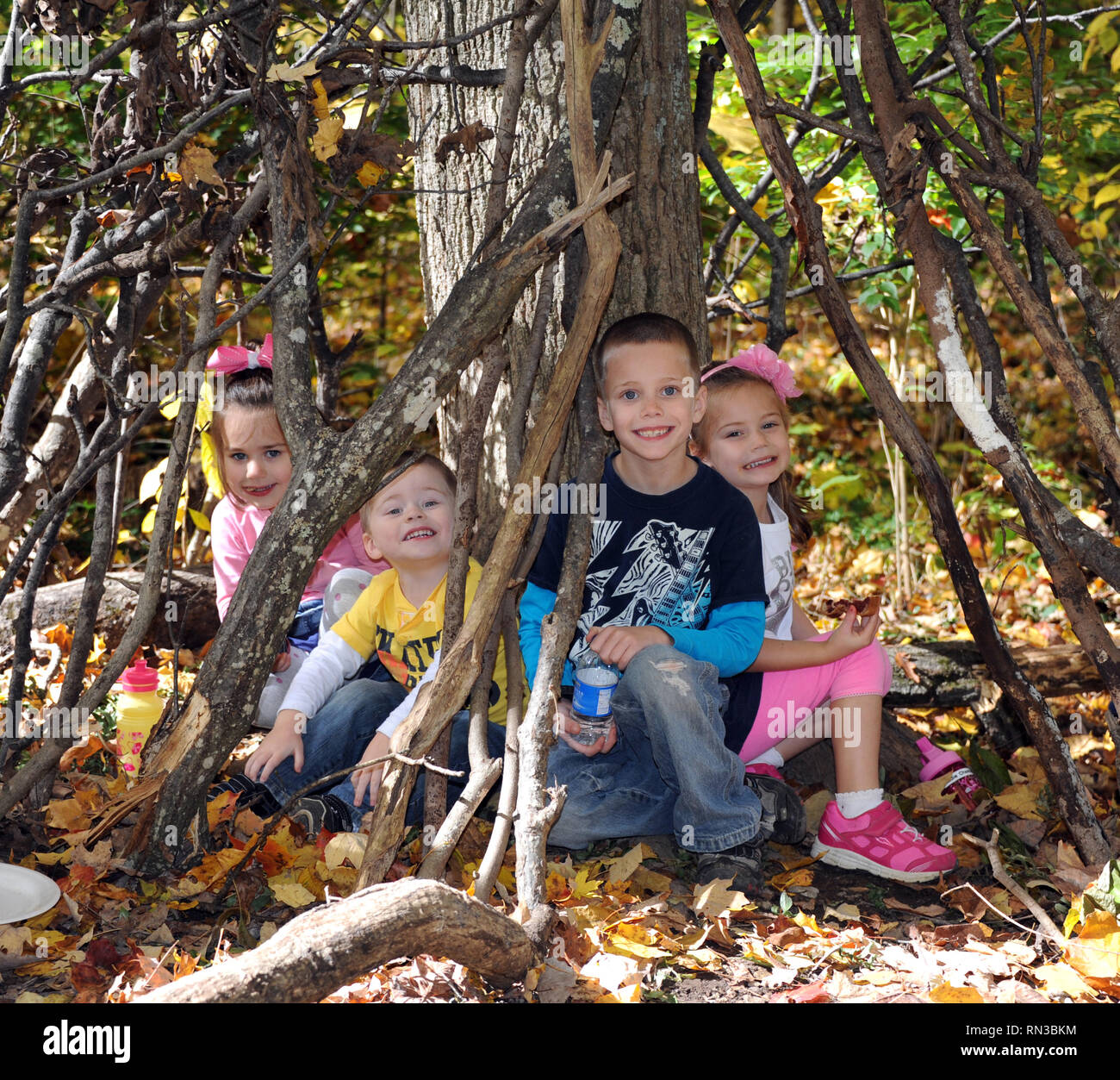 Four siblings hi-res stock photography and images - Alamy