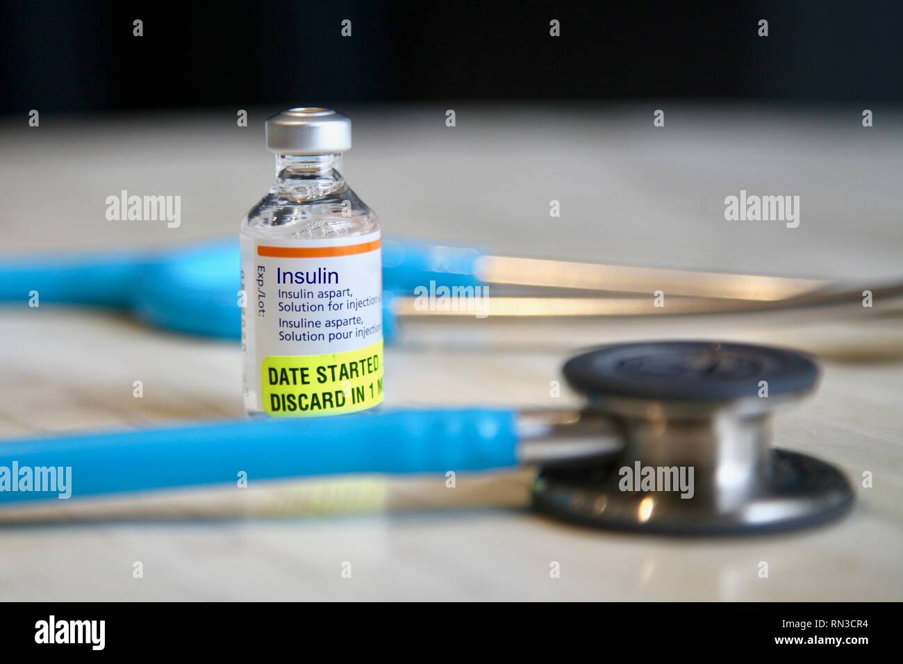 Insulin vial hi-res stock photography and images - Alamy