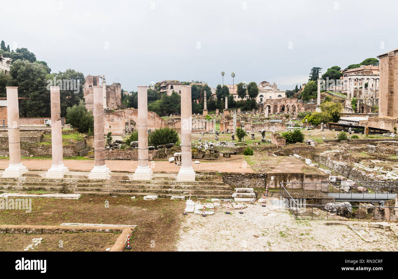 Imperial forum tour hi-res stock photography and images - Alamy