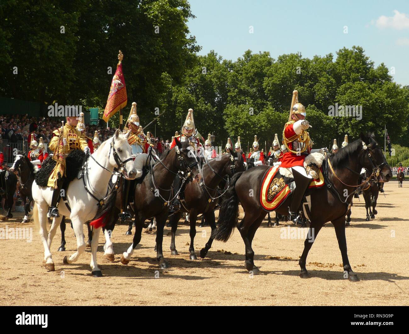Queen elizabeth trooping horse salute hi-res stock photography and ...