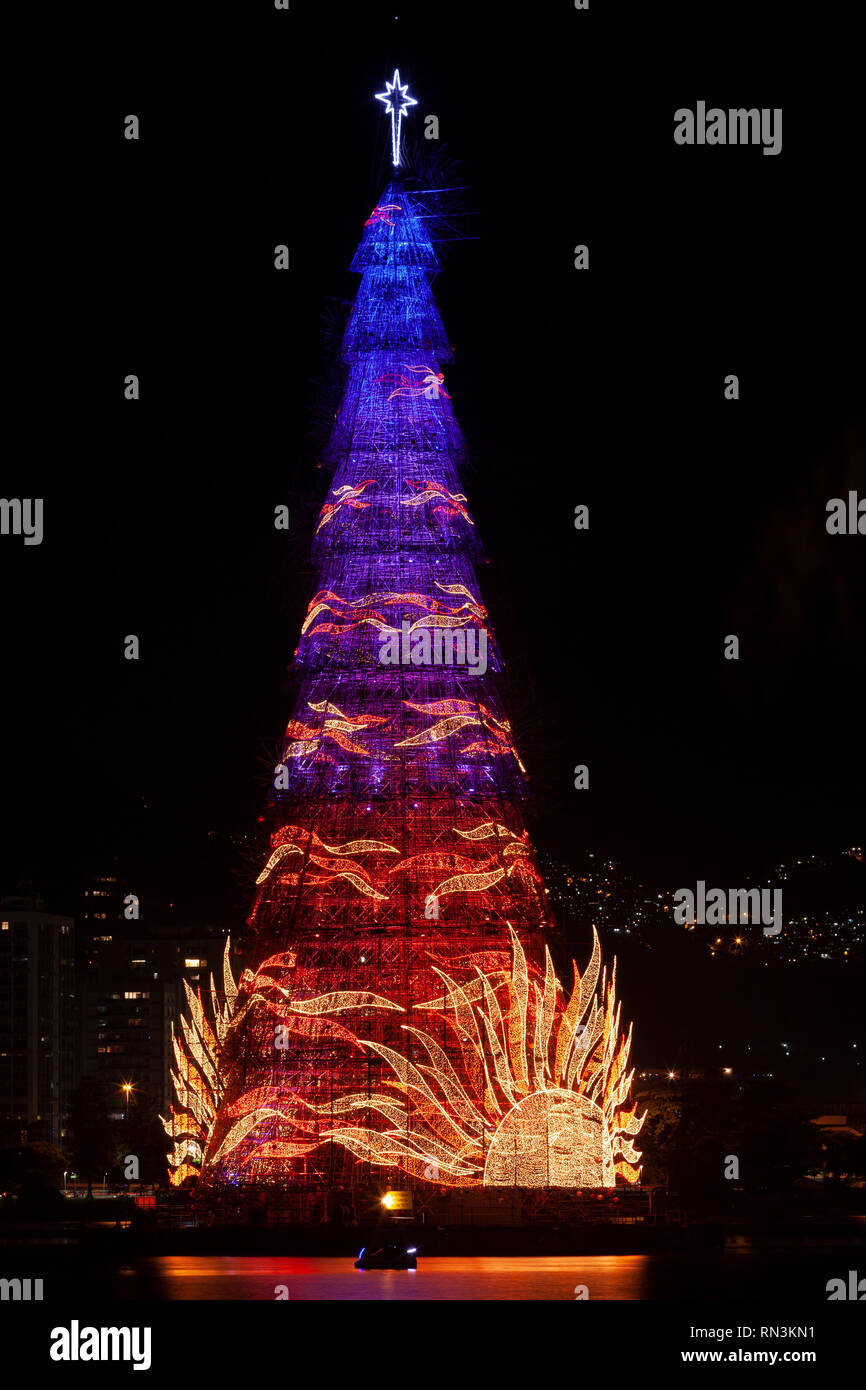 Brazil floating christmas tree hi-res stock photography and images - Alamy