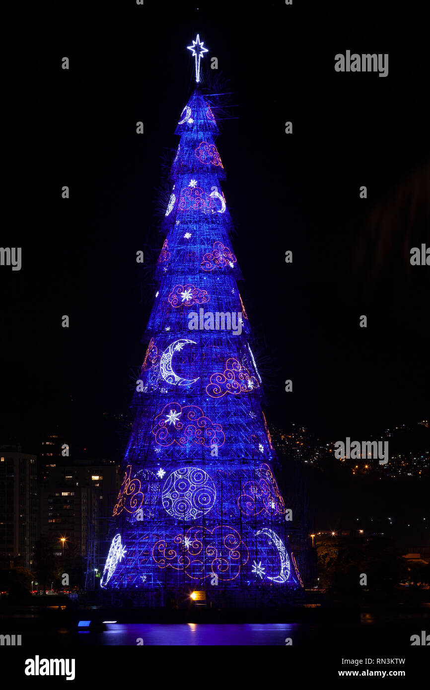 Tallest floating Christmas tree in the world construction with tons of ...