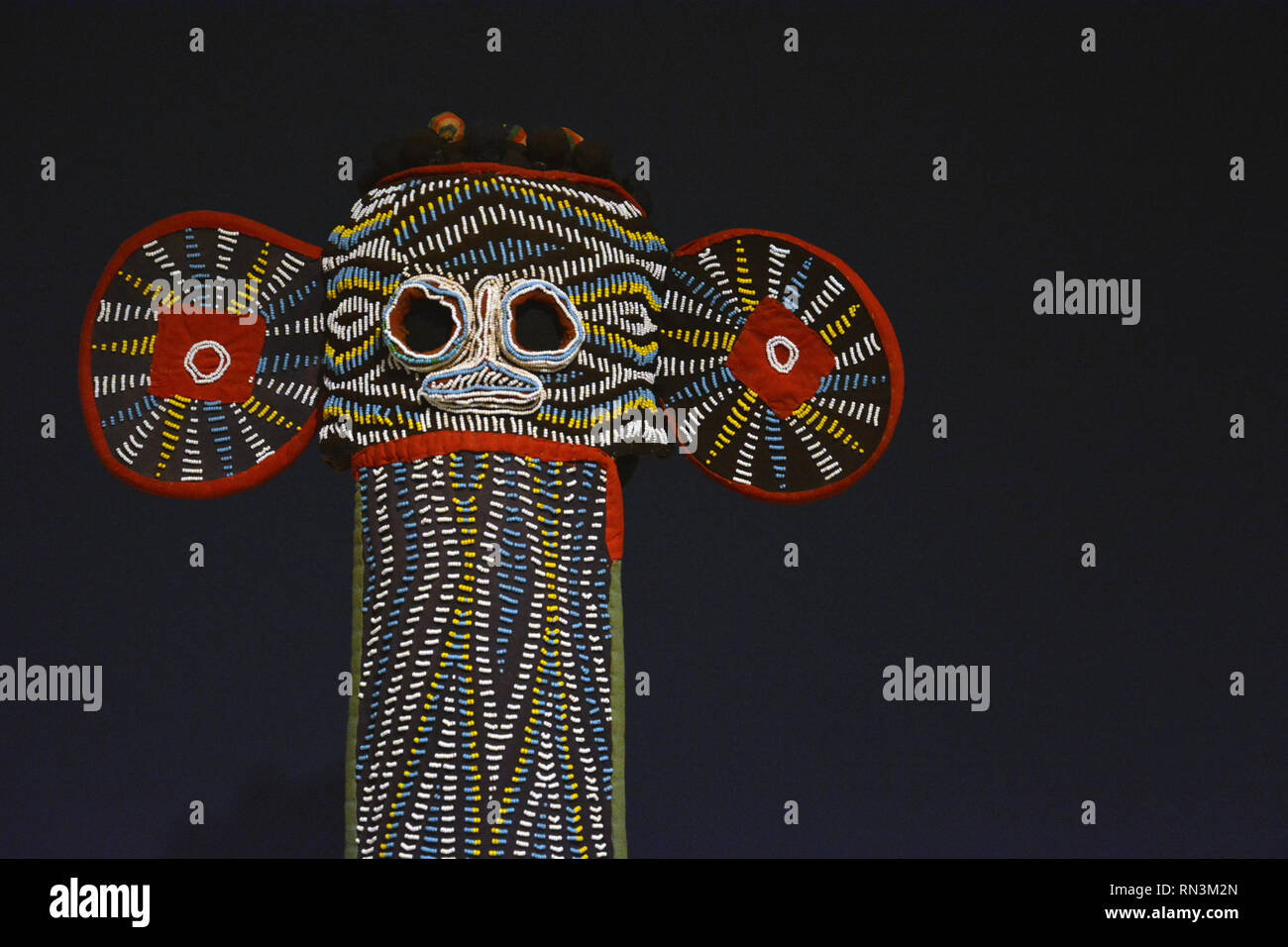 African mask museum hi-res stock photography and images - Alamy